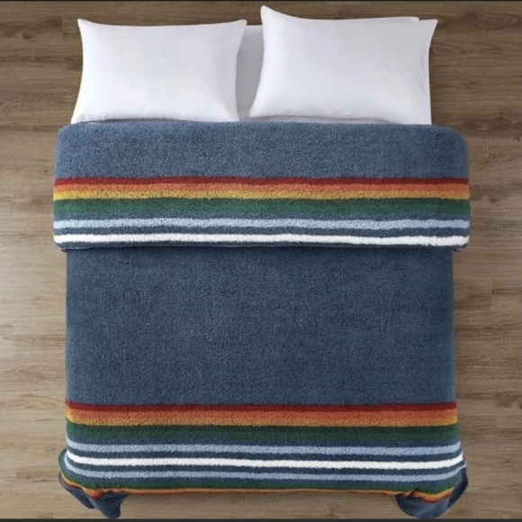 Pendleton | Bedding | New Pendelton Queen Blanket Sherpa Serape Stripe Blue | Poshmark